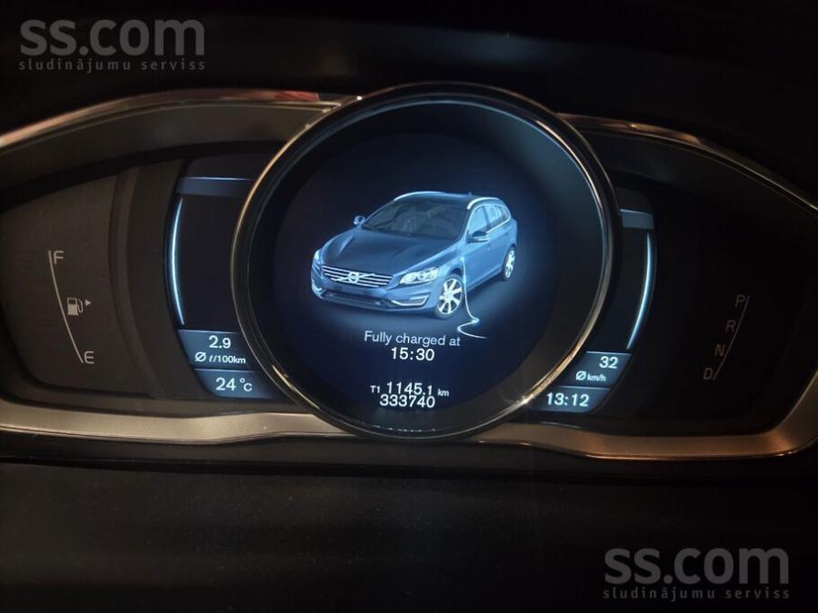 Melns Volvo V60 2014 Jēkabpils, ar dzinēja tilpumu 2.40 L un nobraukumu 334 tūkst. km par 8400 €, foto 12 vietnē AUTOMOTO.COM.LV