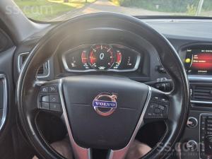 Melns Volvo V60 2014 Jēkabpils, ar dzinēja tilpumu 2.40 L un nobraukumu 334 tūkst. km par 8400 €, foto 14 vietnē AUTOMOTO.COM.LV