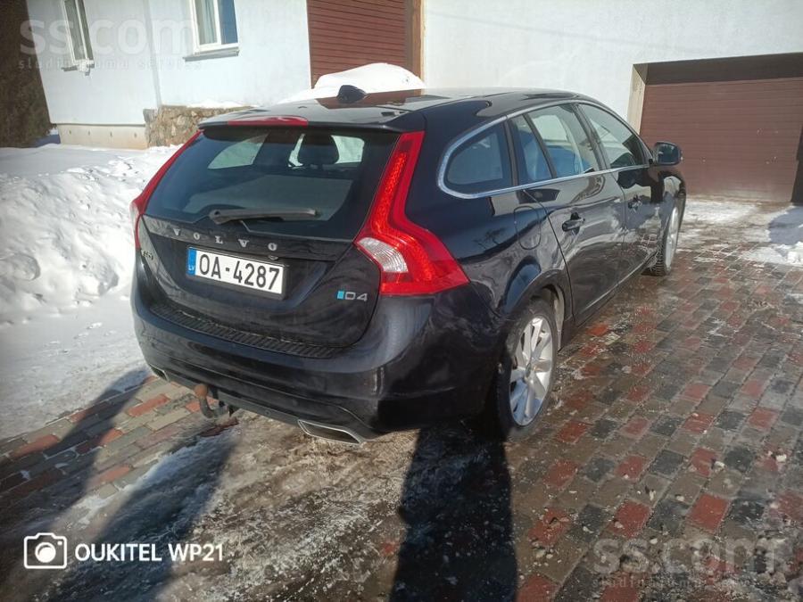 Melns Volvo V60 2014 Tukums, ar dzinēja tilpumu 2.00 L un nobraukumu 291 tūkst. km par 8500 €, foto 6 vietnē AUTOMOTO.COM.LV