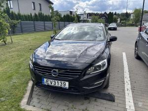 Черный Вольво B60 2014 в Вильнюс, объемом двигателя 2.40 л и пробегом 239 тыс. км за 4500 €, фото  на AUTOMOTO.COM.LV