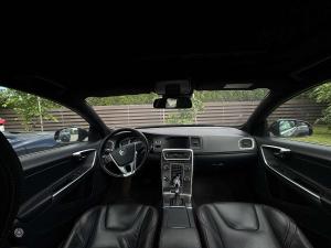 Black Volvo V60 2014 in Vilnius, with an engine capacity of 2.40 L and mileage of 239 thousand km for 4500 €, photo 10 on AUTOMOTO.COM.LV