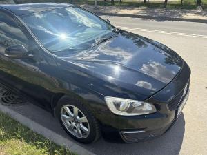 Black Volvo V60 2014 in Vilnius, with an engine capacity of 1.56 L and mileage of 221 thousand km for 4600 €, photo 9 on AUTOMOTO.COM.LV