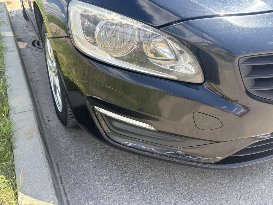 Black Volvo V60 2014 in Vilnius, with an engine capacity of 1.56 L and mileage of 221 thousand km for 4600 €, photo 12 on AUTOMOTO.COM.LV