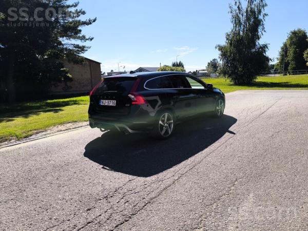 Melns Volvo V60 2014 Jēkabpils, ar dzinēja tilpumu 1.60 L un nobraukumu 287 tūkst. km par 6200 €, foto 7 vietnē AUTOMOTO.COM.LV