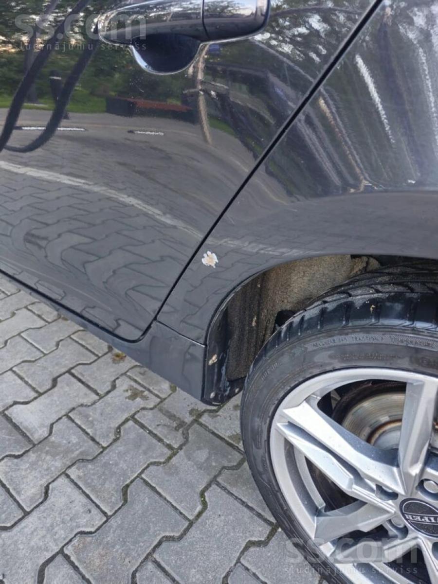 Black Volvo V60 2014 in Riga, with an engine capacity of 2.00 L and mileage of 285 thousand km for 6900 €, photo 15 on AUTOMOTO.COM.LV