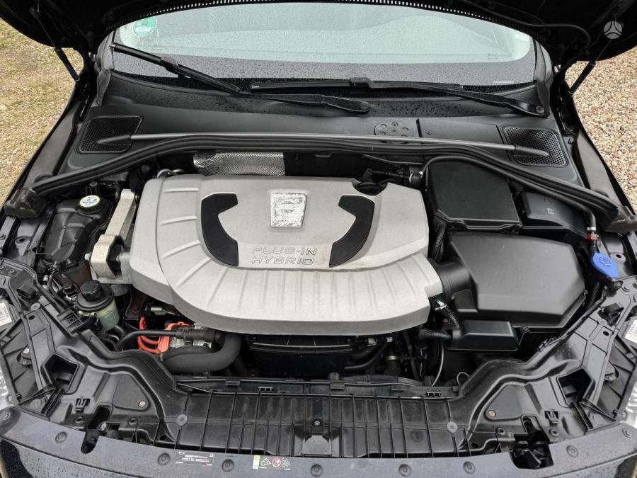 Black Volvo V60 2014 in Alytus, with an engine capacity of 2.40 L and mileage of 295 thousand km for 6500 €, photo 34 on AUTOMOTO.COM.LV