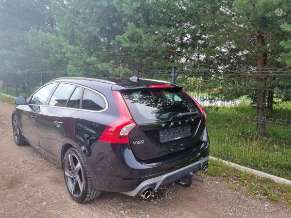 Черный Вольво B60 2014 в Каунас, объемом двигателя 1.98 л и пробегом 269 тыс. км за 7290 €, фото 4 на AUTOMOTO.COM.LV