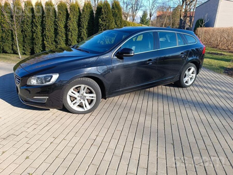 Черный Вольво B60 2014 в Рига, объемом двигателя 2.40 л и пробегом 308 тыс. км за 4800 €, фото 3 на AUTOMOTO.COM.LV