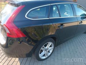 Черный Вольво B60 2014 в Рига, объемом двигателя 2.40 л и пробегом 308 тыс. км за 4800 €, фото 6 на AUTOMOTO.COM.LV