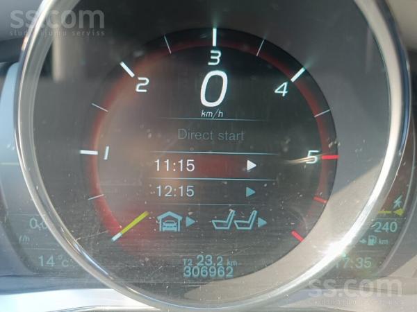 Black Volvo V60 2014 in Riga, with an engine capacity of 2.40 L and mileage of 308 thousand km for 4800 €, photo 8 on AUTOMOTO.COM.LV