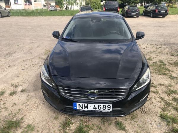 Black Volvo V60 2014 in Cesis, with an engine capacity of 2.00 L and mileage of 252 thousand km for 3500 €, photo 2 on AUTOMOTO.COM.LV