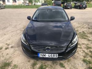 Melns Volvo V60 2014 Cēsis, ar dzinēja tilpumu 2.00 L un nobraukumu 252 tūkst. km par 3500 €, foto 3 vietnē AUTOMOTO.COM.LV