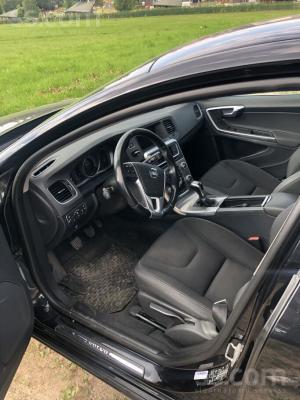 Melns Volvo V60 2014 Cēsis, ar dzinēja tilpumu 2.00 L un nobraukumu 252 tūkst. km par 3500 €, foto 9 vietnē AUTOMOTO.COM.LV