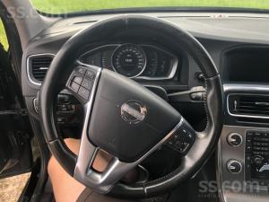 Melns Volvo V60 2014 Cēsis, ar dzinēja tilpumu 2.00 L un nobraukumu 252 tūkst. km par 3500 €, foto 10 vietnē AUTOMOTO.COM.LV