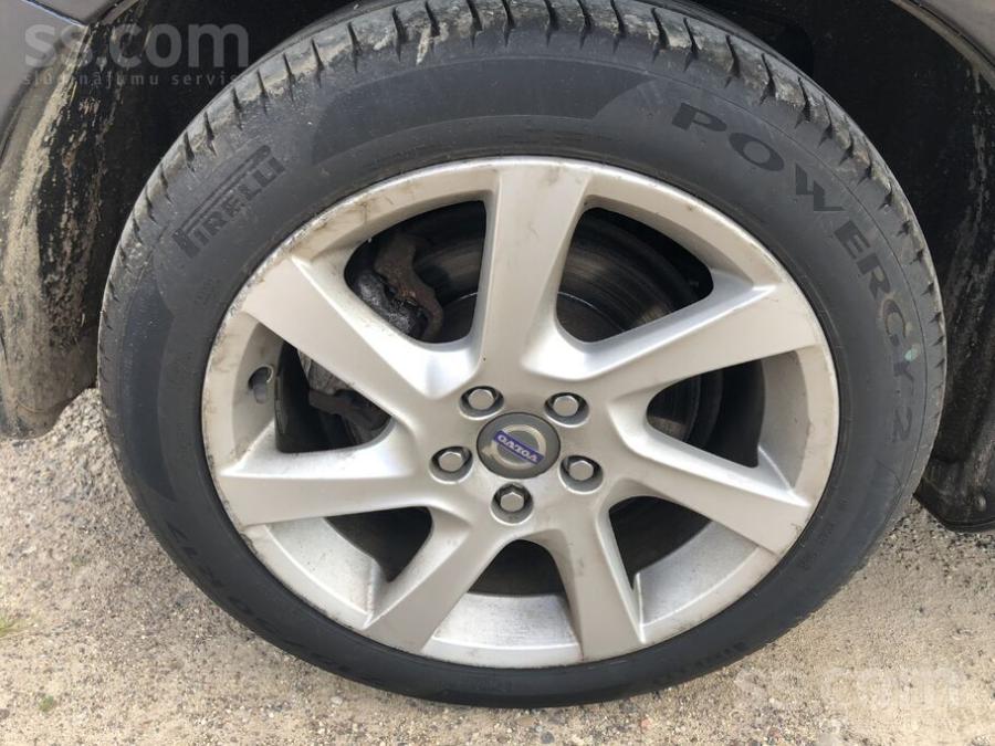 Melns Volvo V60 2014 Cēsis, ar dzinēja tilpumu 2.00 L un nobraukumu 252 tūkst. km par 3500 €, foto 12 vietnē AUTOMOTO.COM.LV