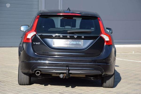 Black Volvo V60 2014 in Vilnius, with an engine capacity of 1.98 L and mileage of 190 thousand km for 7700 €, photo 9 on AUTOMOTO.COM.LV