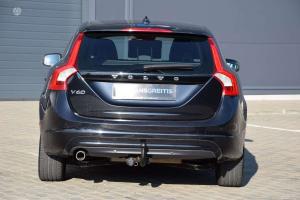Melns Volvo V60 2014 Viļņa, ar dzinēja tilpumu 1.98 L un nobraukumu 190 tūkst. km par 7700 €, foto 10 vietnē AUTOMOTO.COM.LV
