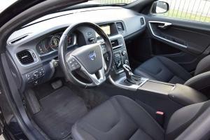 Melns Volvo V60 2014 Viļņa, ar dzinēja tilpumu 1.98 L un nobraukumu 190 tūkst. km par 7700 €, foto 14 vietnē AUTOMOTO.COM.LV