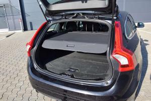 Melns Volvo V60 2014 Viļņa, ar dzinēja tilpumu 1.98 L un nobraukumu 190 tūkst. km par 7700 €, foto 25 vietnē AUTOMOTO.COM.LV