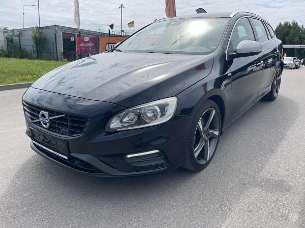 Black Volvo V60 2014 in Kaunas, with an engine capacity of 1.97 L and mileage of 275 thousand km for 6450 €, photo 2 on AUTOMOTO.COM.LV