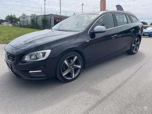 Melns Volvo V60 2014 Kauņa, ar dzinēja tilpumu 1.97 L un nobraukumu 275 tūkst. km par 6450 €, foto 4 vietnē AUTOMOTO.COM.LV