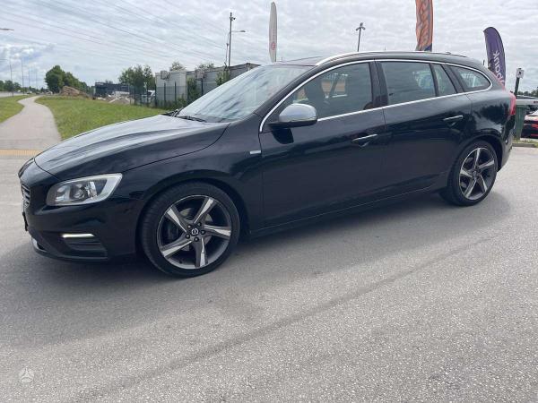 Black Volvo V60 2014 in Kaunas, with an engine capacity of 1.97 L and mileage of 275 thousand km for 6450 €, photo 7 on AUTOMOTO.COM.LV