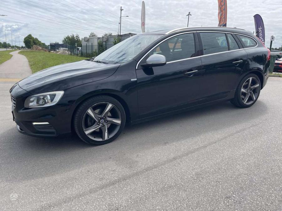 Melns Volvo V60 2014 Kauņa, ar dzinēja tilpumu 1.97 L un nobraukumu 275 tūkst. km par 6450 €, foto 8 vietnē AUTOMOTO.COM.LV