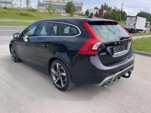 Melns Volvo V60 2014 Kauņa, ar dzinēja tilpumu 1.97 L un nobraukumu 275 tūkst. km par 6450 €, foto 14 vietnē AUTOMOTO.COM.LV