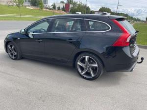 Melns Volvo V60 2014 Kauņa, ar dzinēja tilpumu 1.97 L un nobraukumu 275 tūkst. km par 6450 €, foto 16 vietnē AUTOMOTO.COM.LV