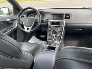 Melns Volvo V60 2014 Kauņa, ar dzinēja tilpumu 1.97 L un nobraukumu 275 tūkst. km par 6450 €, foto 26 vietnē AUTOMOTO.COM.LV