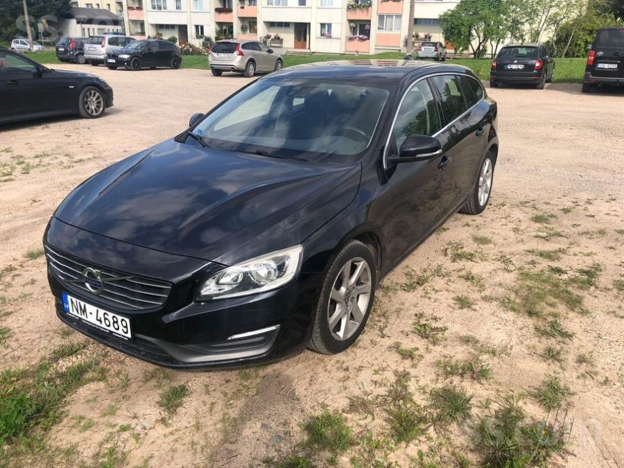 Black Volvo V60 2014 in Cesis, with an engine capacity of 2.00 L and mileage of 252 thousand km for 3000 €, photo 1 on AUTOMOTO.COM.LV