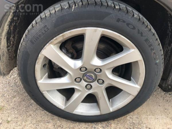 Melns Volvo V60 2014 Cēsis, ar dzinēja tilpumu 2.00 L un nobraukumu 252 tūkst. km par 3000 €, foto 7 vietnē AUTOMOTO.COM.LV
