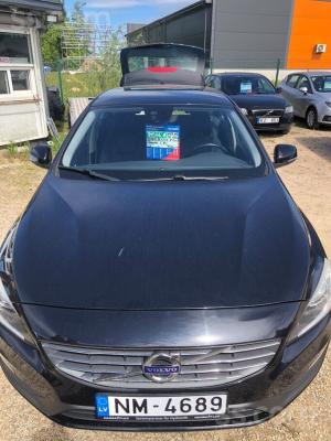 Black Volvo V60 2014 in Cesis, with an engine capacity of 2.00 L and mileage of 252 thousand km for 3000 €, photo 15 on AUTOMOTO.COM.LV