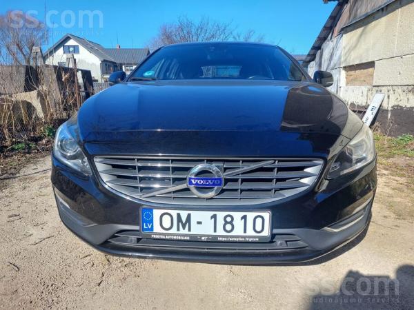 Melns Volvo V60 2014 Rīga, ar dzinēja tilpumu 2.00 L un nobraukumu 269 tūkst. km par 7700 €, foto 2 vietnē AUTOMOTO.COM.LV