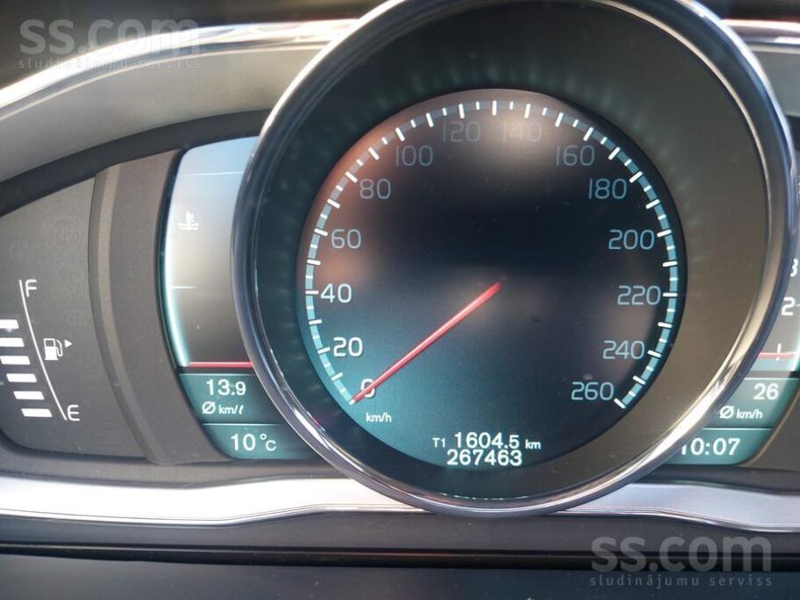 Melns Volvo V60 2014 Rīga, ar dzinēja tilpumu 2.00 L un nobraukumu 269 tūkst. km par 7700 €, foto 6 vietnē AUTOMOTO.COM.LV