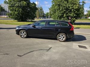 Melns Volvo V60 2014 Rīga, ar dzinēja tilpumu 2.00 L un nobraukumu 269 tūkst. km par 7700 €, foto 7 vietnē AUTOMOTO.COM.LV