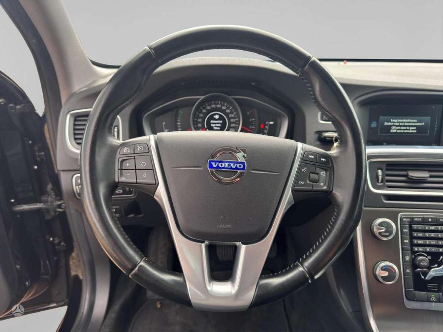 Melns Volvo V60 2014 Kauņa, ar dzinēja tilpumu 1.60 L un nobraukumu 257 tūkst. km par 6290 €, foto 11 vietnē AUTOMOTO.COM.LV