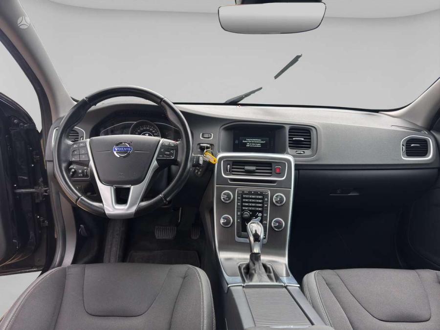 Melns Volvo V60 2014 Kauņa, ar dzinēja tilpumu 1.60 L un nobraukumu 257 tūkst. km par 6290 €, foto 14 vietnē AUTOMOTO.COM.LV