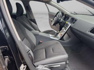 Melns Volvo V60 2014 Kauņa, ar dzinēja tilpumu 1.60 L un nobraukumu 257 tūkst. km par 6290 €, foto 16 vietnē AUTOMOTO.COM.LV