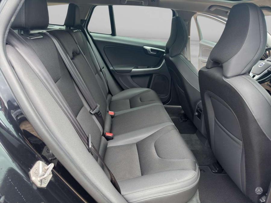 Melns Volvo V60 2014 Kauņa, ar dzinēja tilpumu 1.60 L un nobraukumu 257 tūkst. km par 6290 €, foto 17 vietnē AUTOMOTO.COM.LV