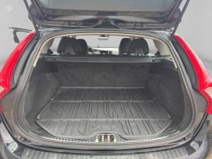 Melns Volvo V60 2014 Kauņa, ar dzinēja tilpumu 1.60 L un nobraukumu 257 tūkst. km par 6290 €, foto 18 vietnē AUTOMOTO.COM.LV