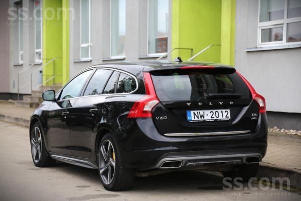 Melns Volvo V60 2014 Rīga, ar dzinēja tilpumu 2.40 L un nobraukumu 334 tūkst. km par 7495 €, foto 6 vietnē AUTOMOTO.COM.LV