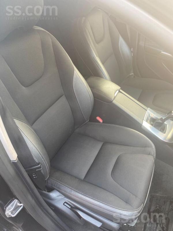 Melns Volvo V60 2014 Rīga, ar dzinēja tilpumu 2.00 L un nobraukumu 260 tūkst. km par 5400 €, foto 6 vietnē AUTOMOTO.COM.LV