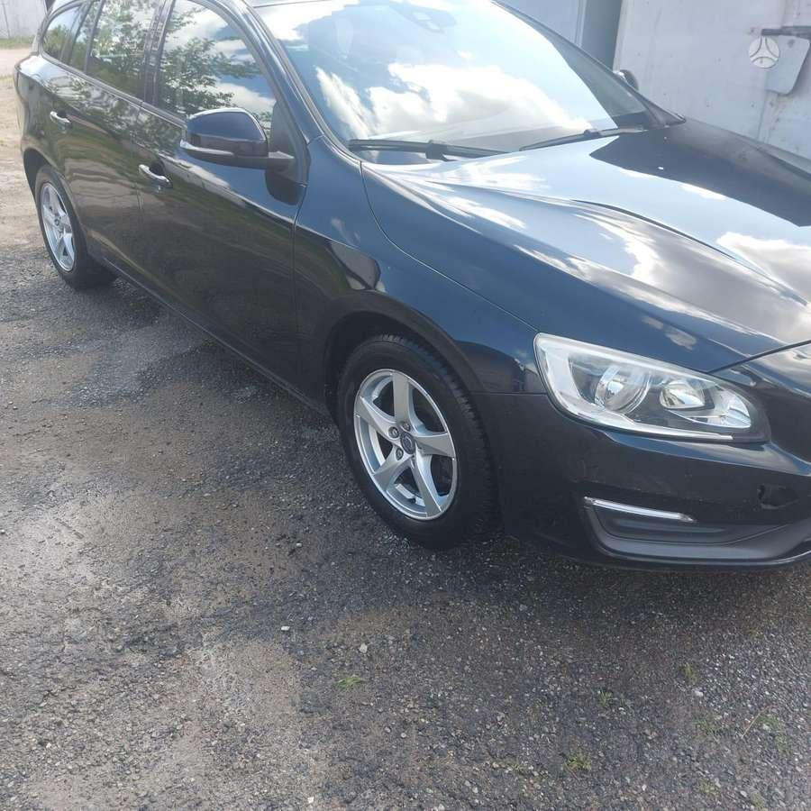 Melns Volvo V60 2014 Panevēža, ar dzinēja tilpumu 1.56 L un nobraukumu 299 tūkst. km par 2400 €, foto 6 vietnē AUTOMOTO.COM.LV