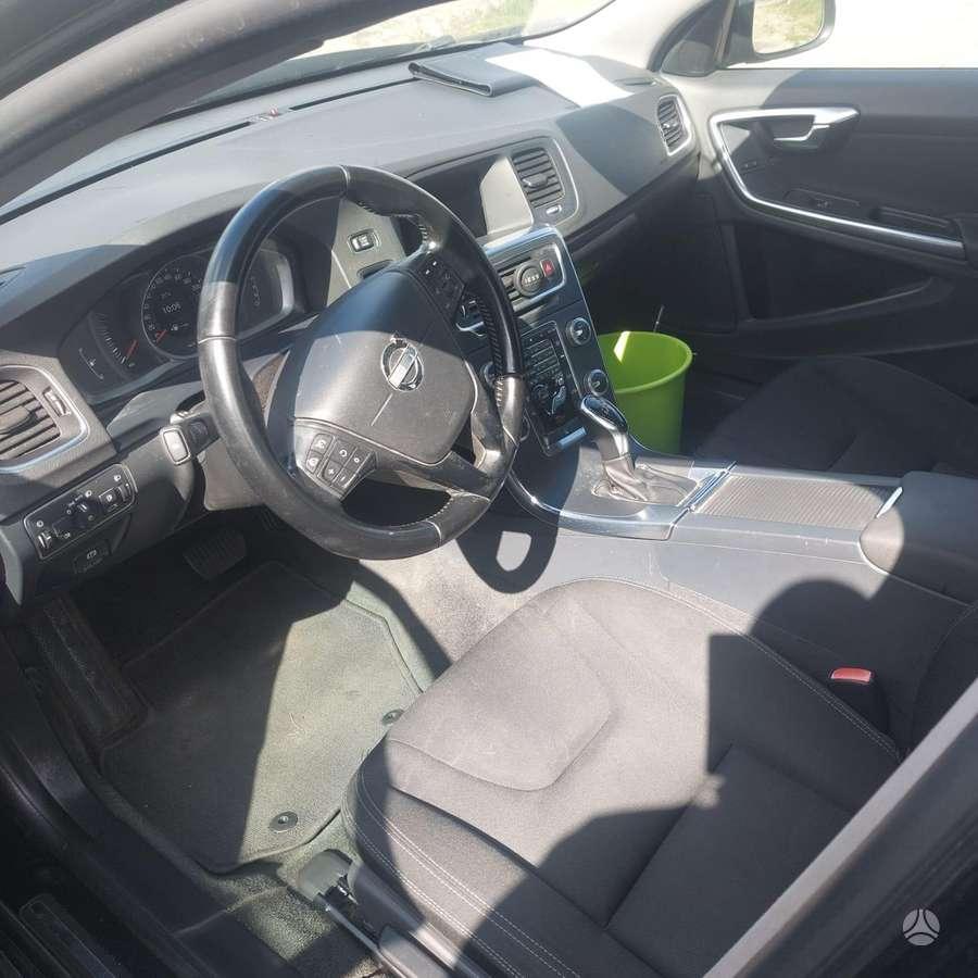 Melns Volvo V60 2014 Panevēža, ar dzinēja tilpumu 1.56 L un nobraukumu 299 tūkst. km par 2400 €, foto 8 vietnē AUTOMOTO.COM.LV
