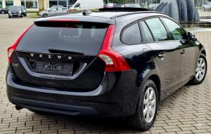 Black Volvo V60 2014 in Alytus, with an engine capacity of 1.98 L and mileage of 248 thousand km for 5250 €, photo 8 on AUTOMOTO.COM.LV