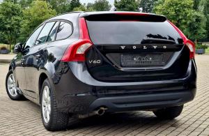 Black Volvo V60 2014 in Alytus, with an engine capacity of 1.98 L and mileage of 248 thousand km for 5250 €, photo 9 on AUTOMOTO.COM.LV