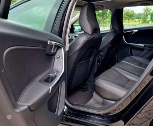 Black Volvo V60 2014 in Alytus, with an engine capacity of 1.98 L and mileage of 248 thousand km for 5250 €, photo 12 on AUTOMOTO.COM.LV