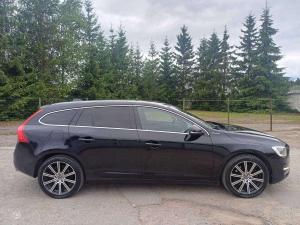 Melns Volvo V60 2014 Utena, ar dzinēja tilpumu 2.40 L un nobraukumu 187 tūkst. km par 7700 €, foto 7 vietnē AUTOMOTO.COM.LV