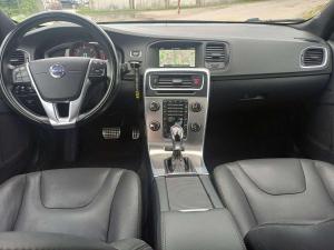 Melns Volvo V60 2014 Utena, ar dzinēja tilpumu 2.40 L un nobraukumu 187 tūkst. km par 7700 €, foto 11 vietnē AUTOMOTO.COM.LV